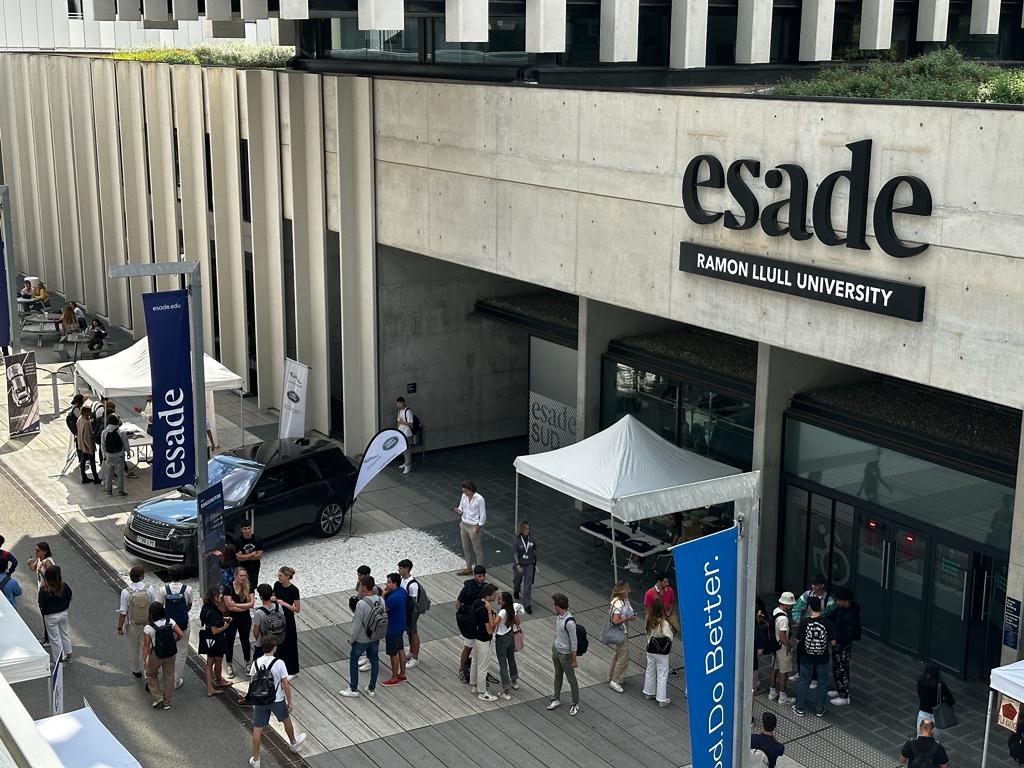 Land Motors con ESADE Motor - QUADIS LANDMOTORS